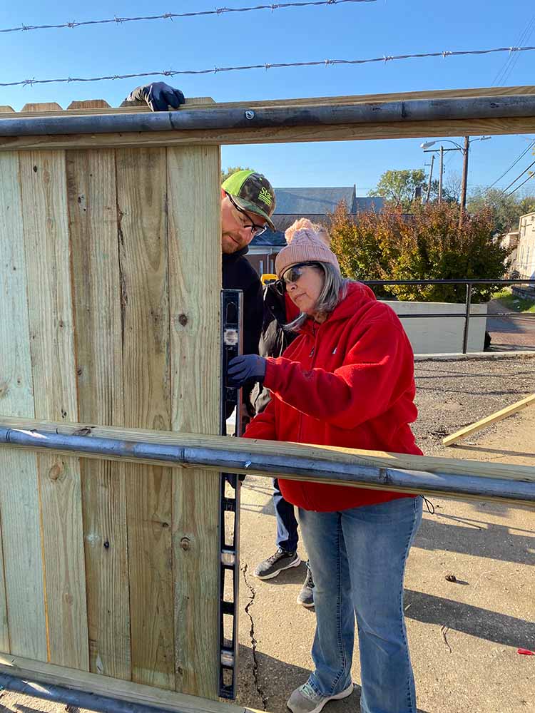 Louisville | Hand in Hand